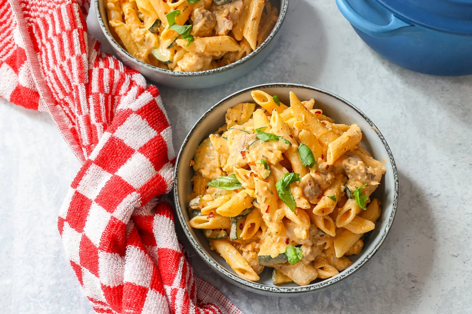 Romige pasta met kippendijfilet | Lekker en Simpel
